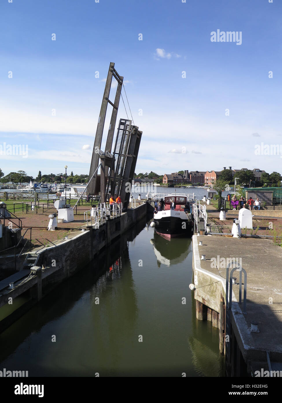 Mutford Lock Oulton Broad Suffolk England Stock Photo - Alamy