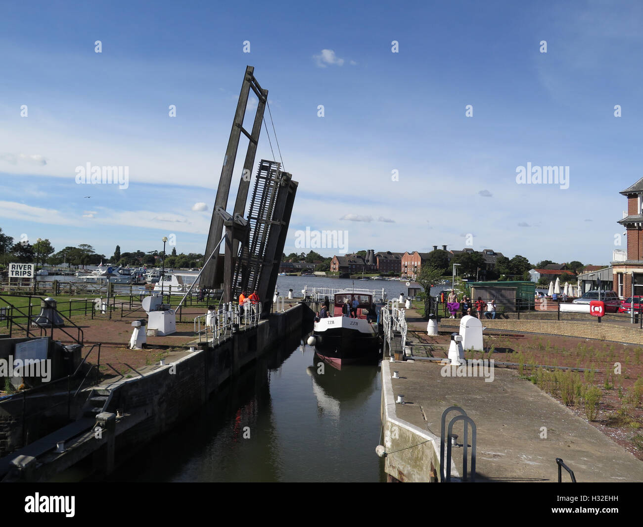 Mutford Lock Oulton Broad Suffolk England Stock Photo - Alamy