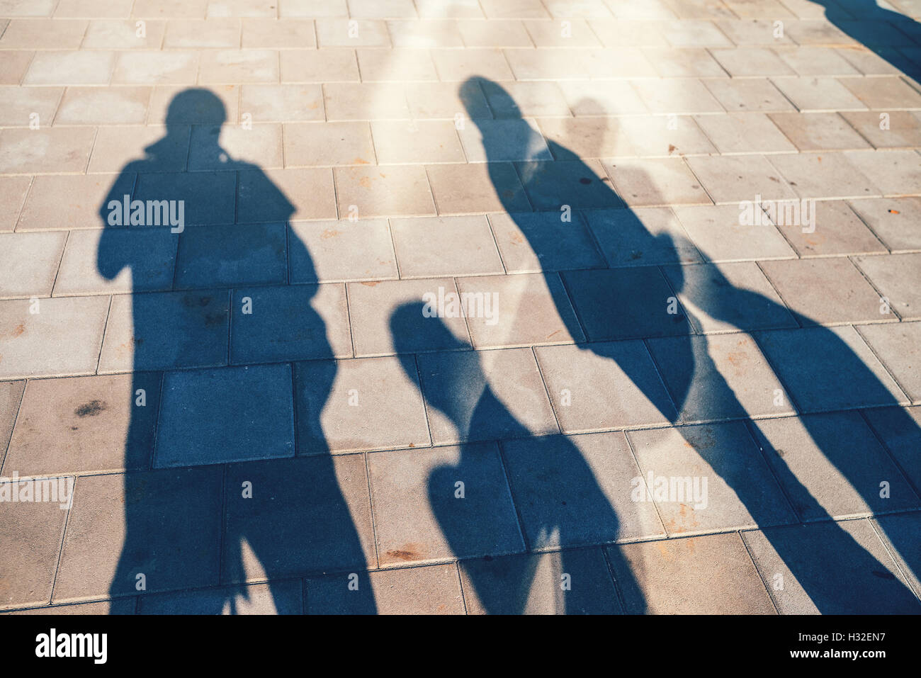 Shadow people street crowd hi-res stock photography and images - Alamy