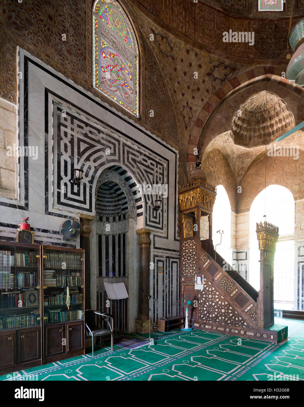 Mihrab and minbar hi-res stock photography and images - Alamy