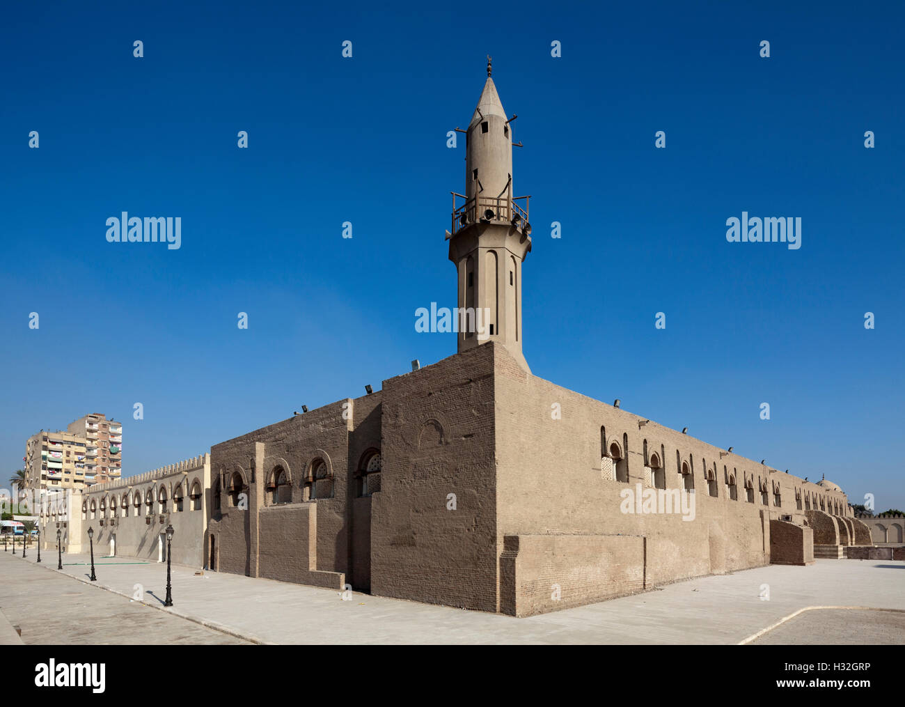 view of exterior, Mosque of Amr ibn al-As, Old Cairo, Egypt Stock Photo ...