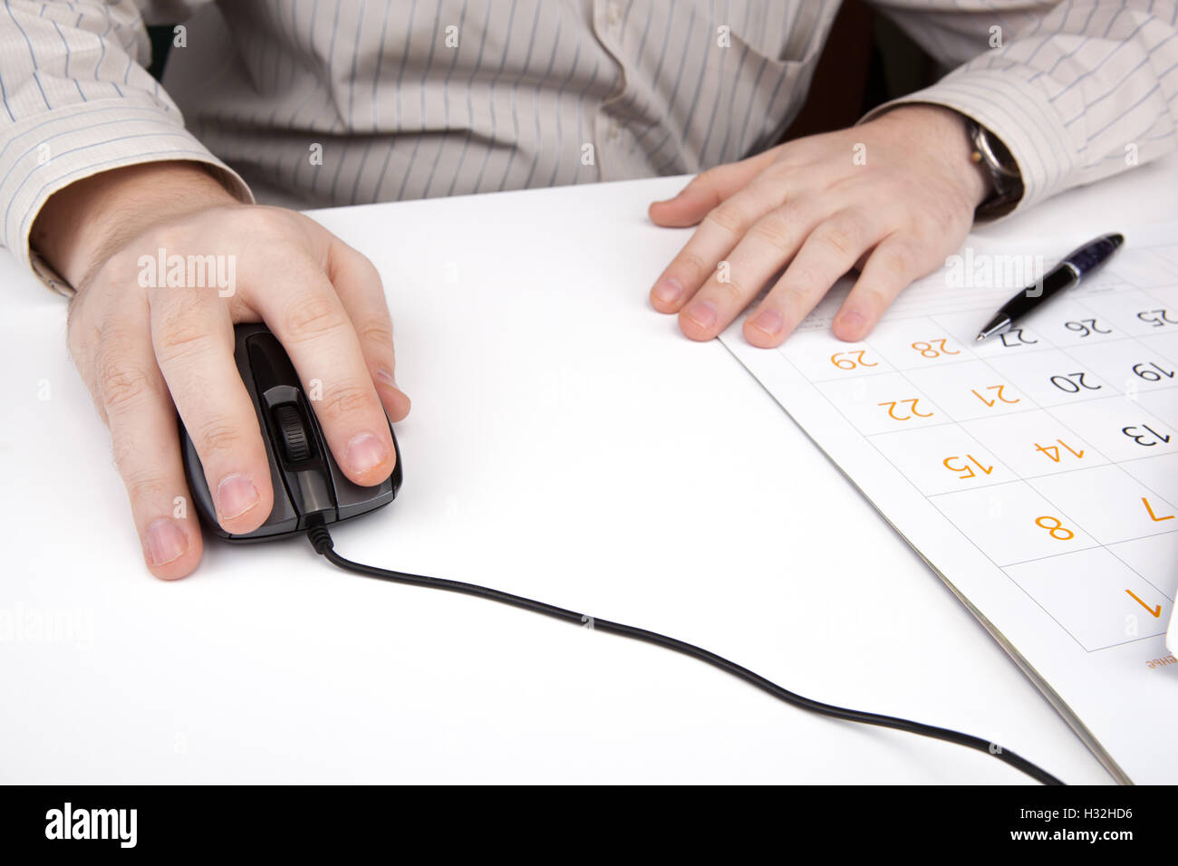 Hand on mouse of computer hi-res stock photography and images - Alamy