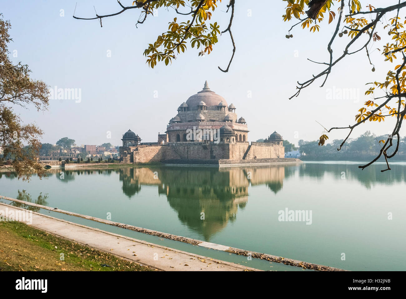 Tomb sher shah sur sasaram hi-res stock photography and images - Alamy