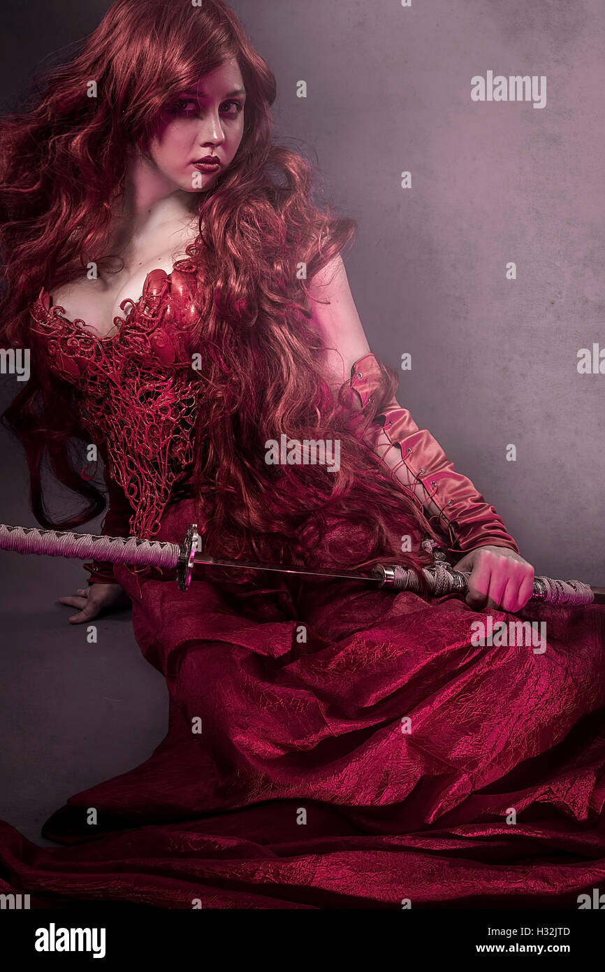 Red queen samurai, beautiful woman dressed in red armor dragon s Stock ...