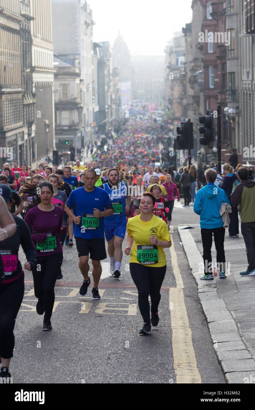 Runners on 10k and half Marathon during Great Scottish run in Glasgow ...