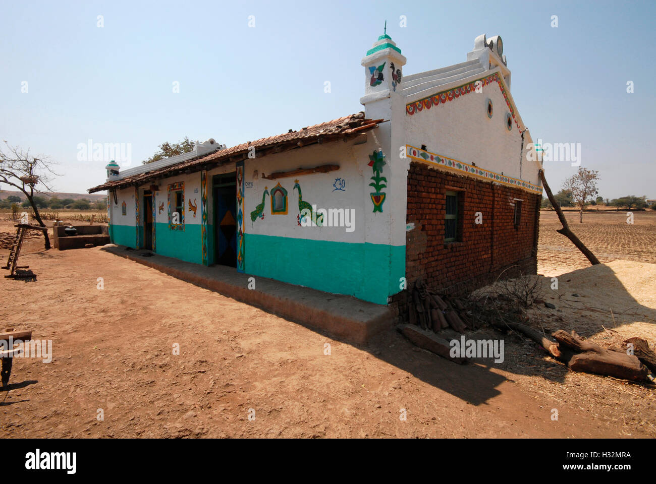 Decorated house, Bareli Tribe, Maharashtra, India Stock Photo - Alamy