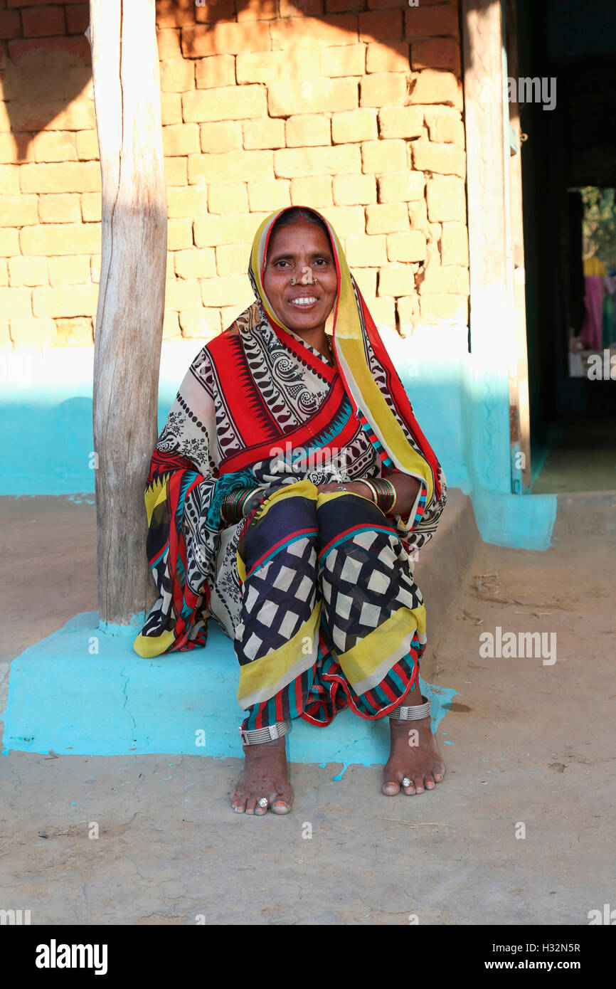 Tribal Women, BHAINA TRIBE, Soniyapath village, Jhangir Chapa dist ...