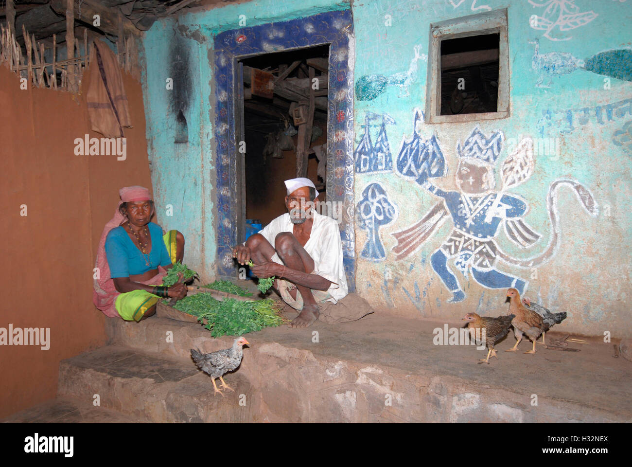 Couple, Koli Dhor tribe, Nandgaon, Maharashtra, India Stock Photo - Alamy