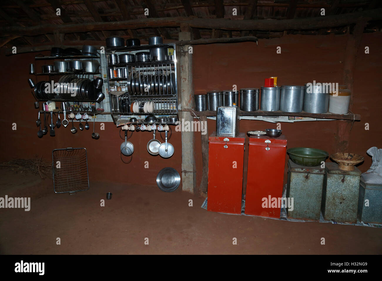 Traditional Kitchen, GAMIT TRIBE, Mandal Village, Gujrat, India Stock ...