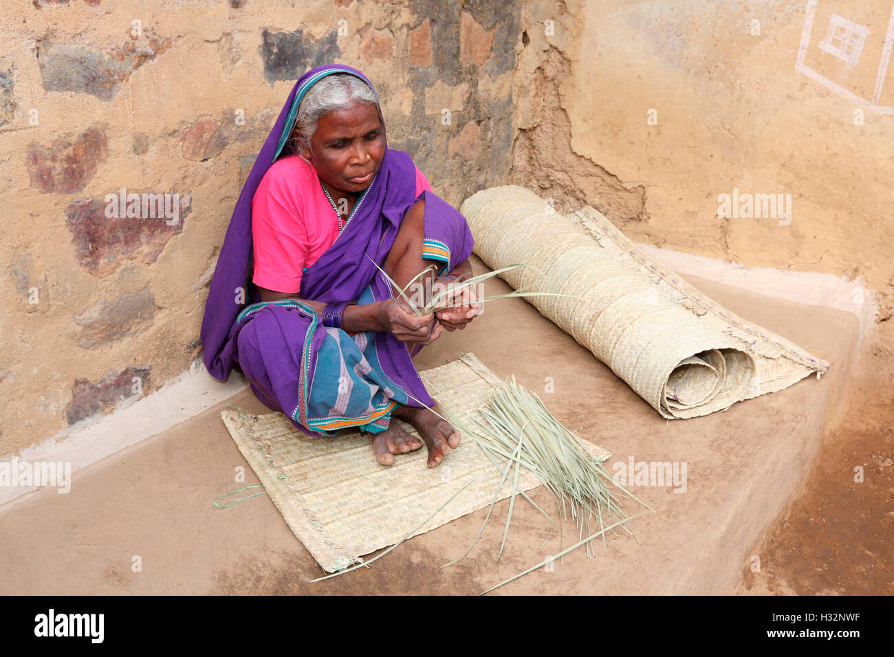 Mat making mat hi-res stock photography and images - Alamy