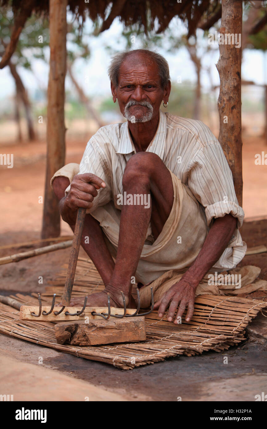 Tribal man, Ma Thakar Tribe, Kharbachi wadi, Karjat, Maharashtra, India ...
