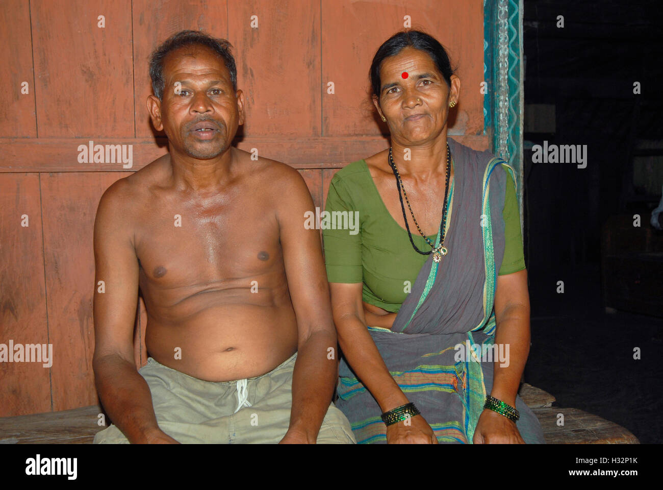 Couple, Koli Malhar tribe, Maharashtra, India Stock Photo - Alamy