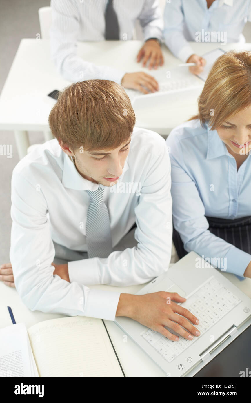 Pair work classroom hi-res stock photography and images - Alamy