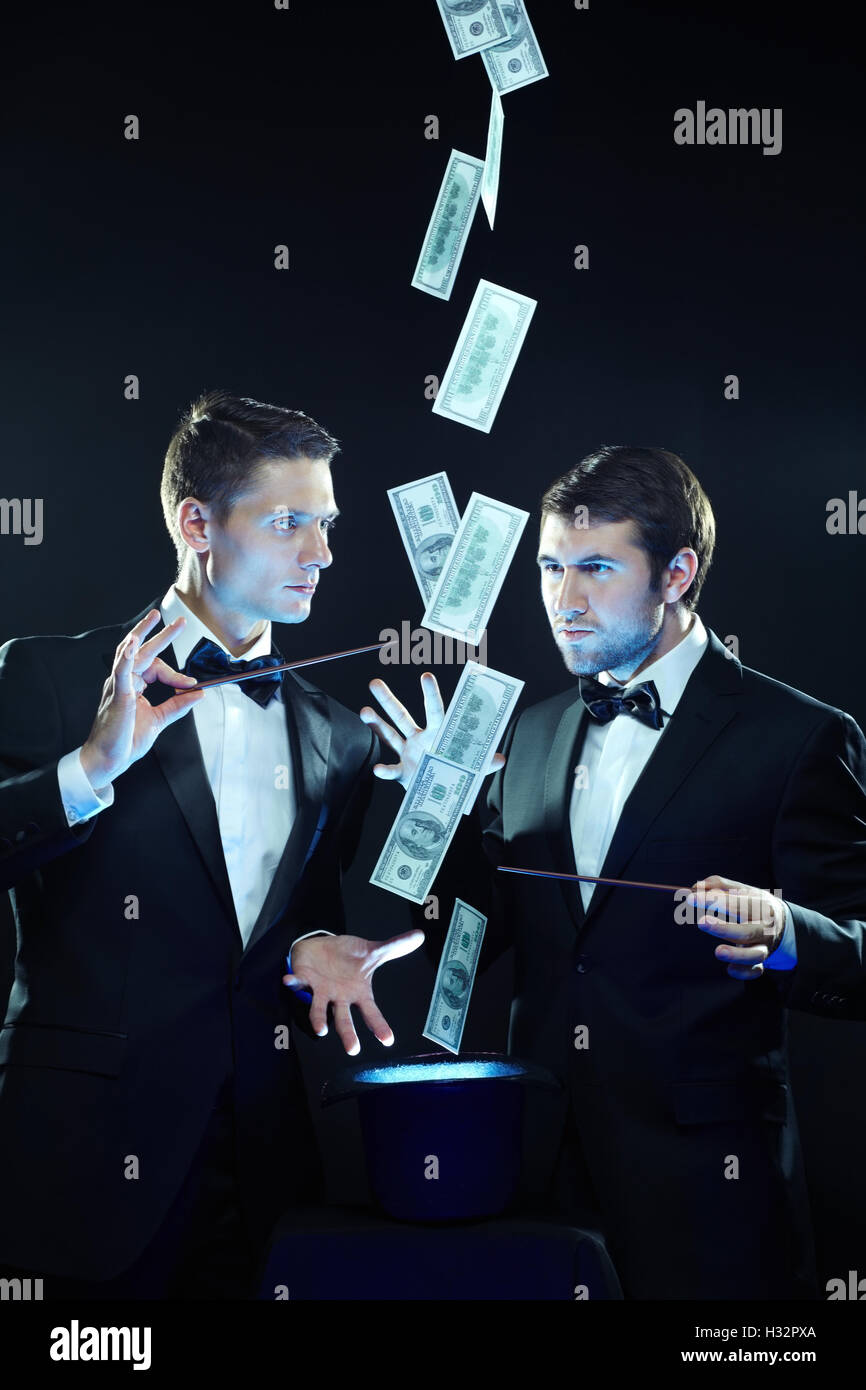 Conjuring trick hi-res stock photography and images - Alamy