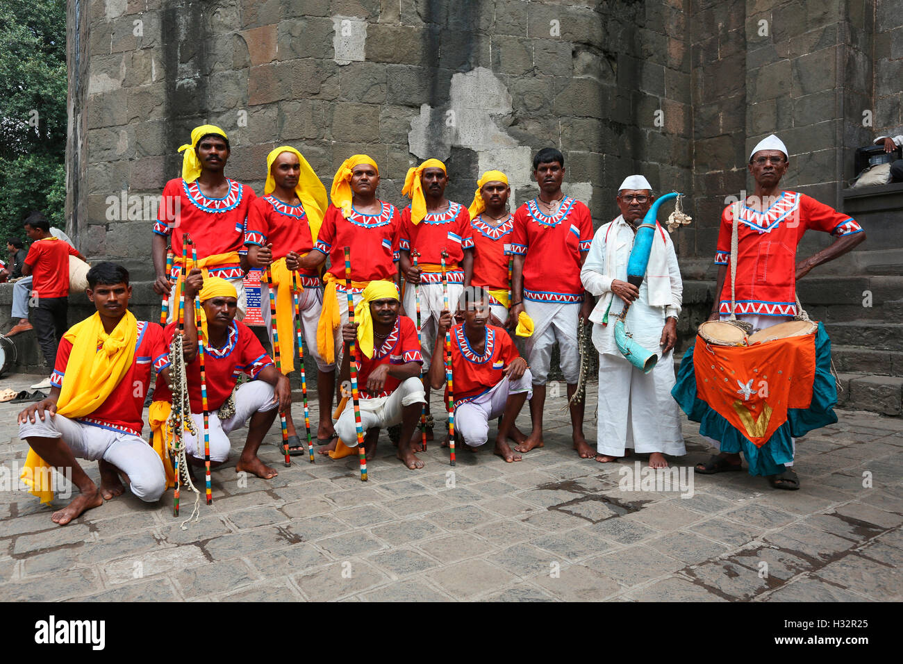 Traditional dress maharashtra hi-res stock photography and images - Alamy
