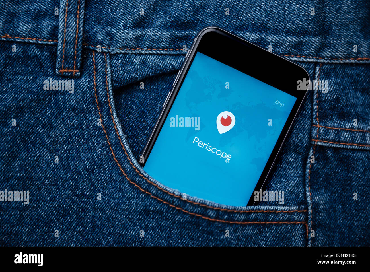 Periscope live video streaming app hi-res stock photography and images ...