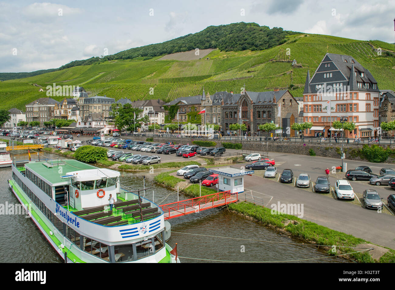 Riverfront at Bernkastel-Kues, Rhineland Palatinate, Germany Stock ...