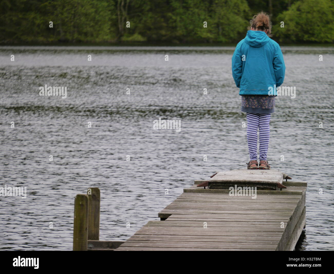 Jetty girl hi-res stock photography and images - Alamy