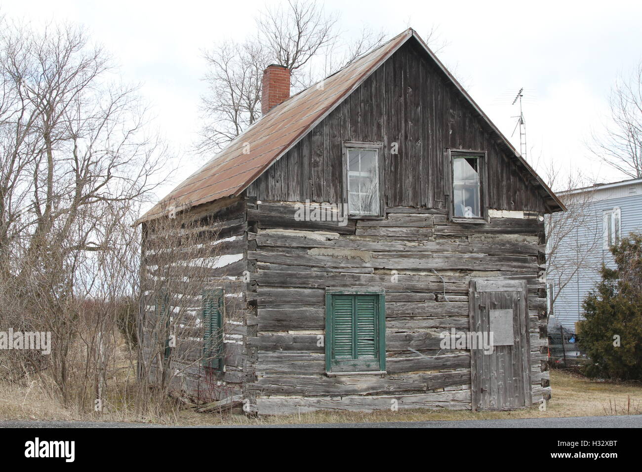 Old log cabin Stock Photo - Alamy