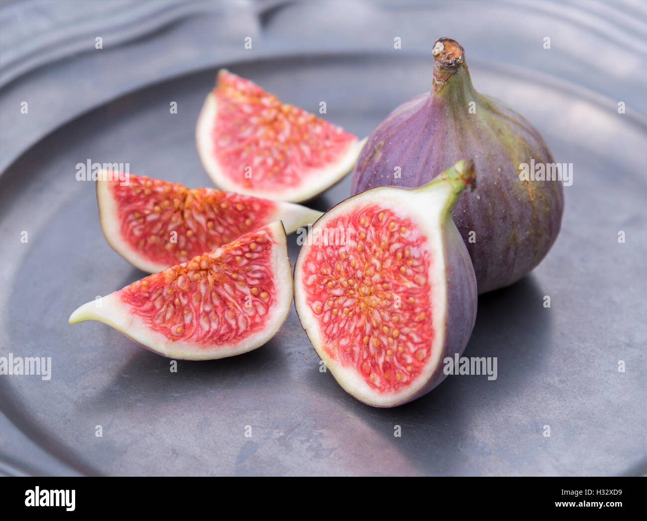 Freshly cut fruit hi-res stock photography and images - Alamy