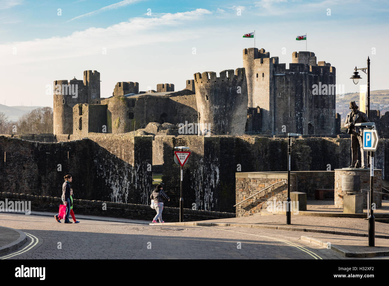 Keep towers and walls hi-res stock photography and images - Alamy