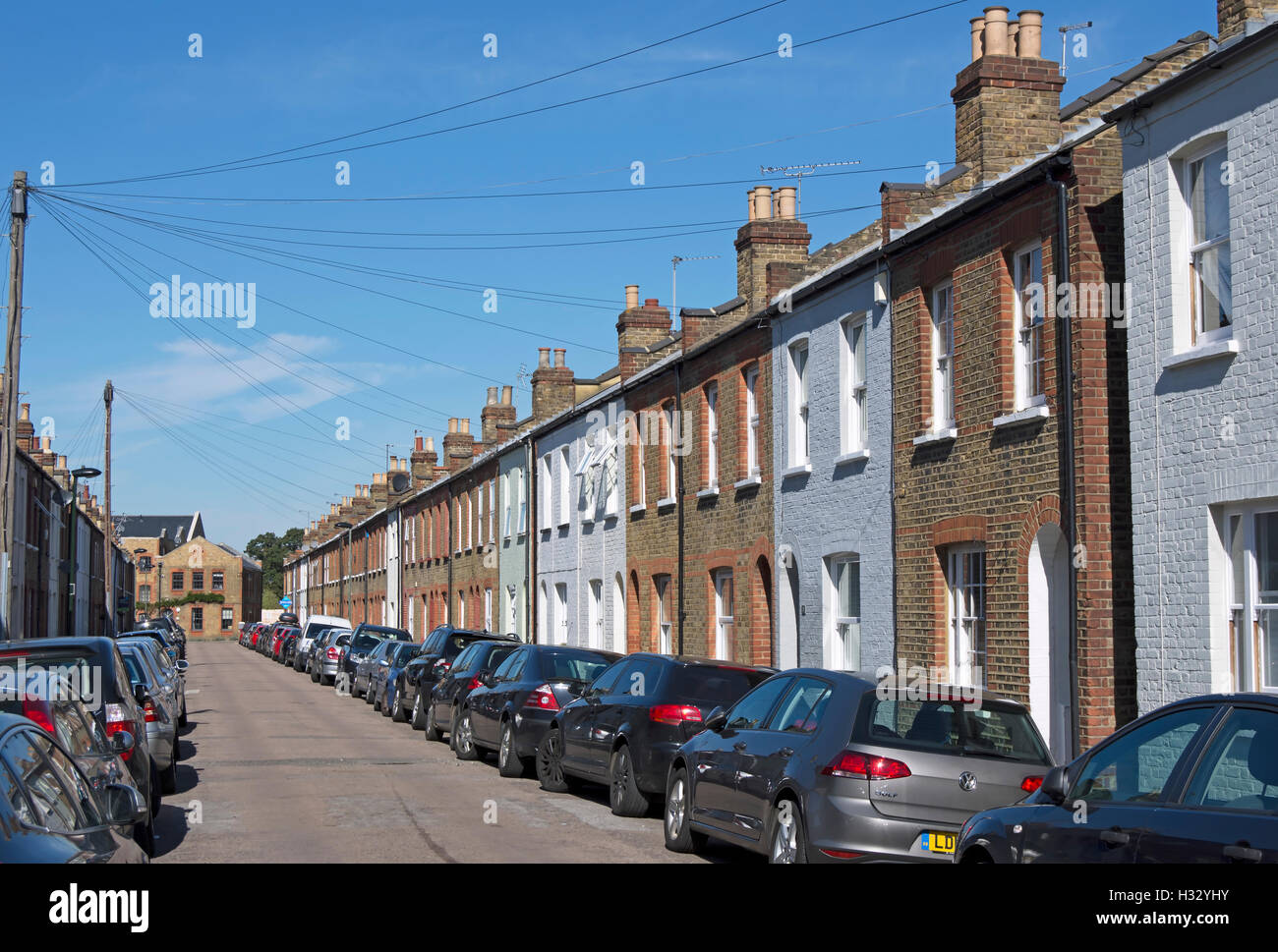 Suburban street lined with houses hi-res stock photography and images ...