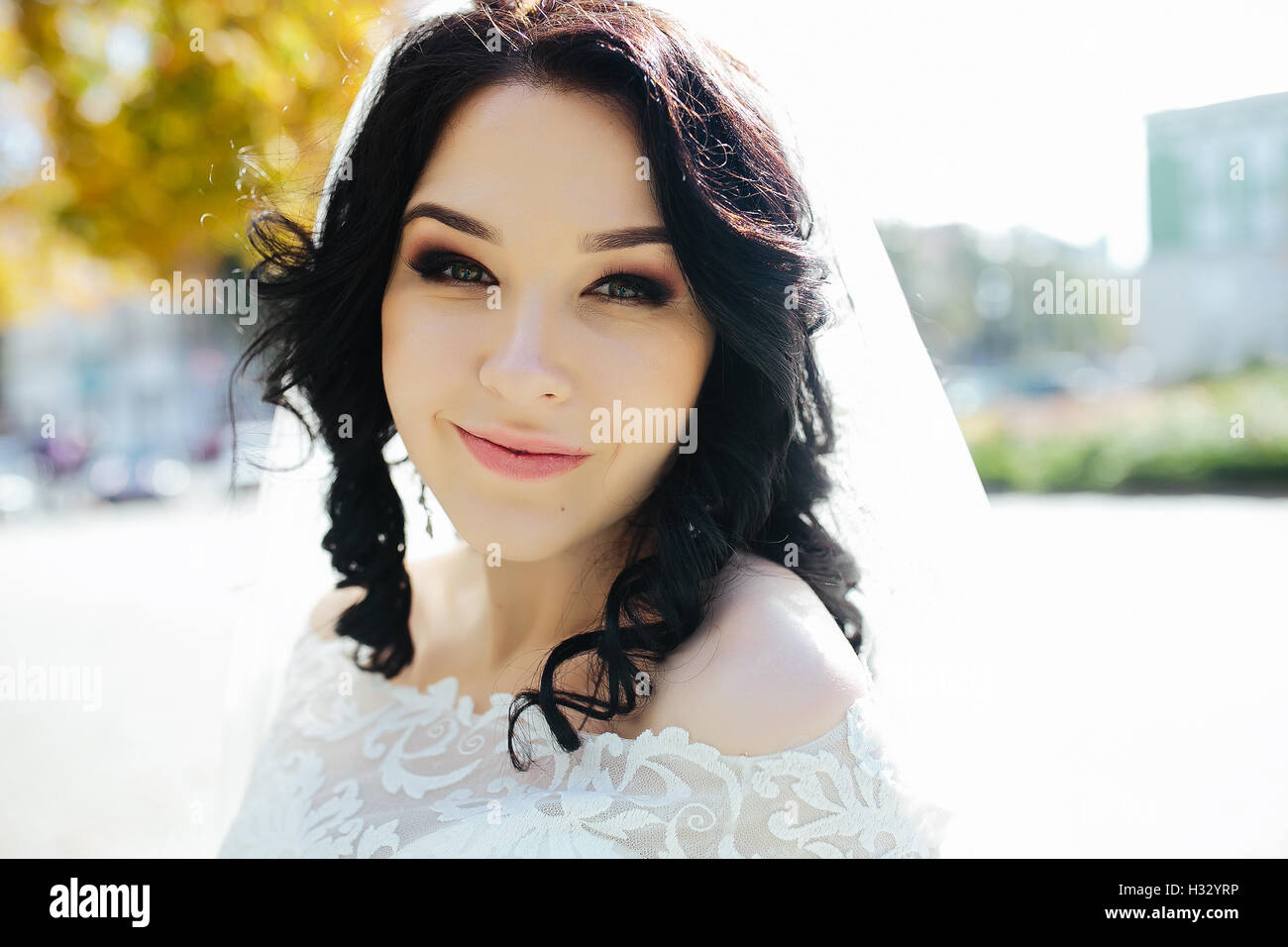 young beautiful bride Stock Photo - Alamy