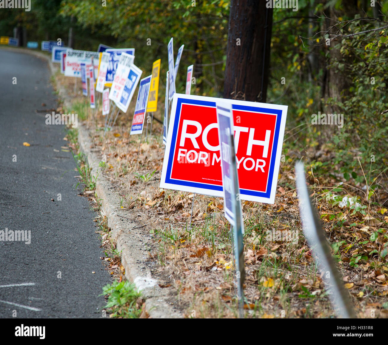 Signs posted hi-res stock photography and images - Alamy