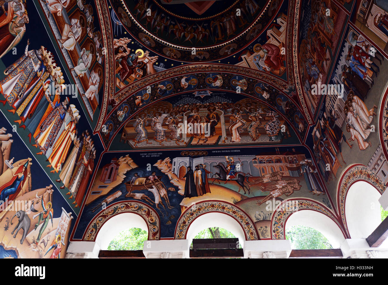 The beautiful murals inside Saint George New Church in Bucharest ...