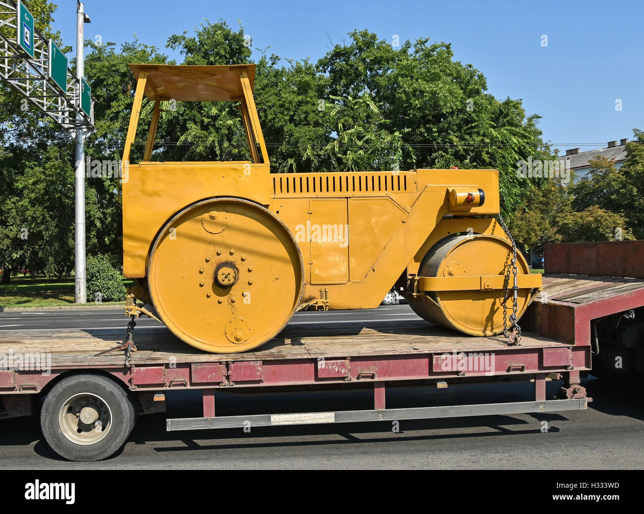 Old steamroller on a trailer vehicle Stock Photo - Alamy