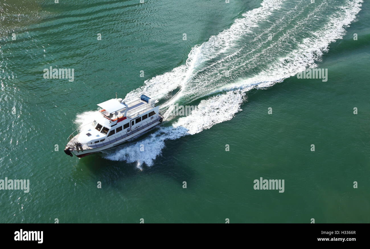 High speed cruise hi-res stock photography and images - Alamy