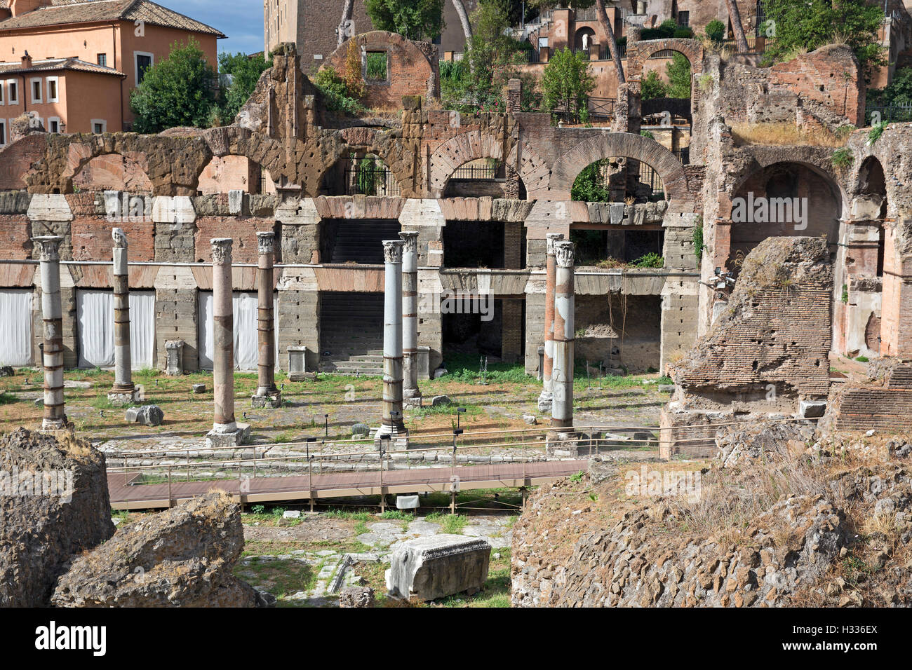Roman empire landmark hi-res stock photography and images - Alamy