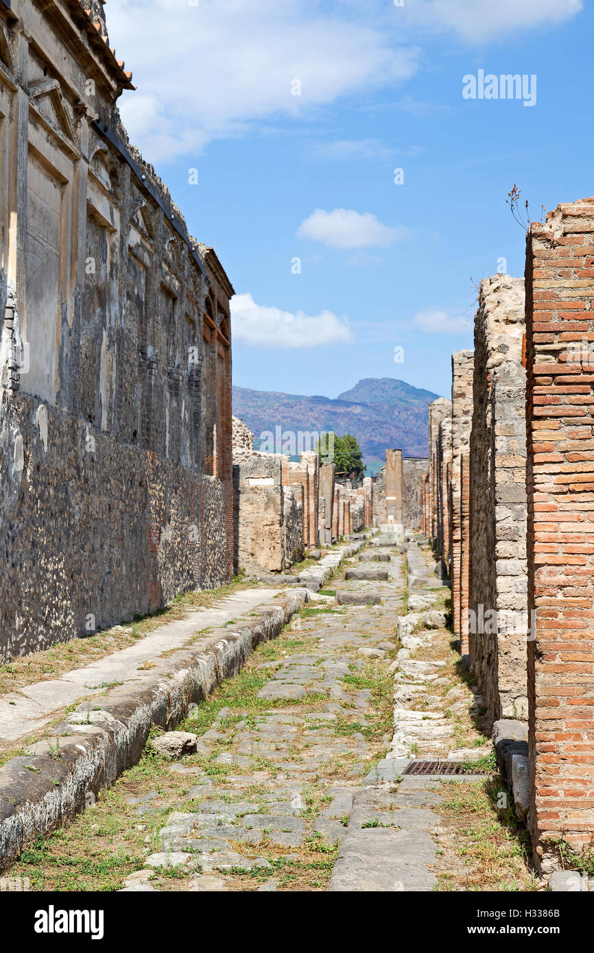Ancient Roman city of Pompeii Stock Photo - Alamy