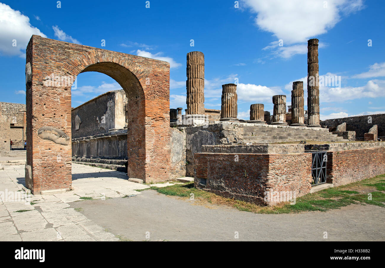 Ancient Roman city of Pompeii Stock Photo - Alamy