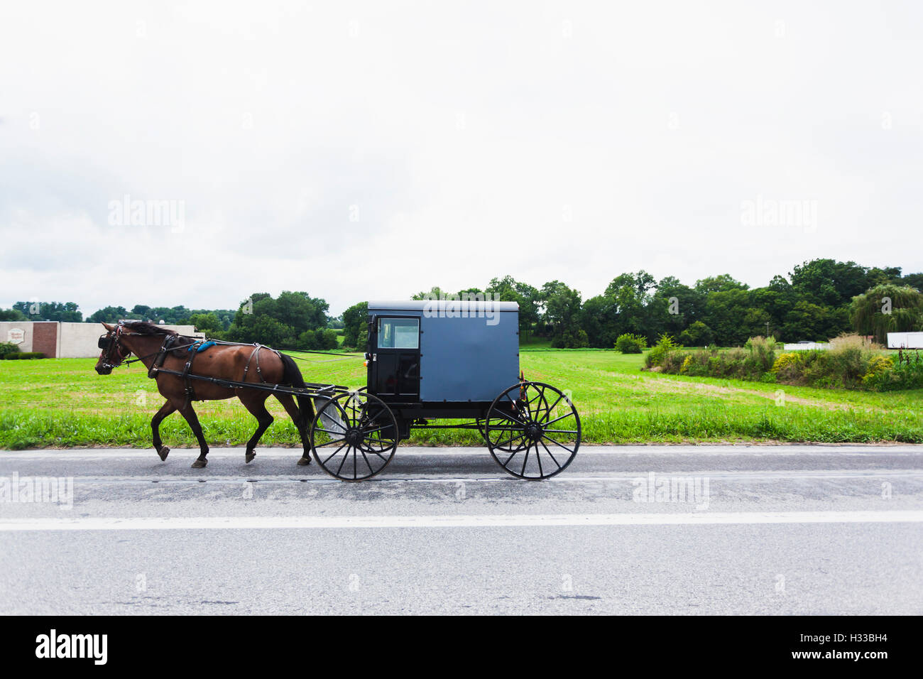 Amish carriage wheels hi-res stock photography and images - Alamy