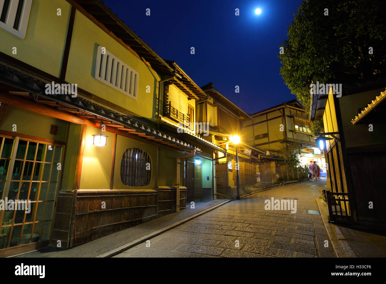Traditional Japanese style house in Kyoto Stock Photo - Alamy