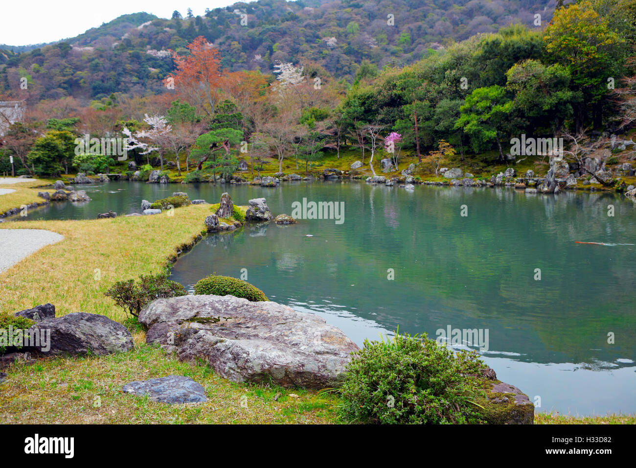Japanese style garden Stock Photo - Alamy