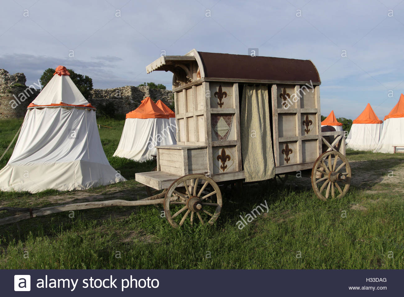 Ancient Cart Wheel Stock Photos & Ancient Cart Wheel Stock Images - Alamy