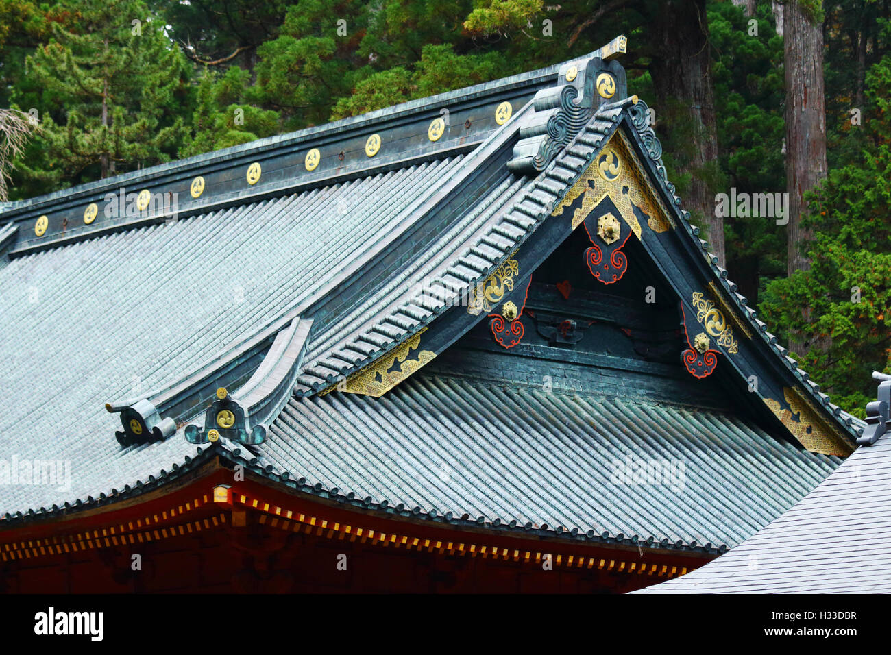 Traditional japanese roof style hi-res stock photography and images - Alamy