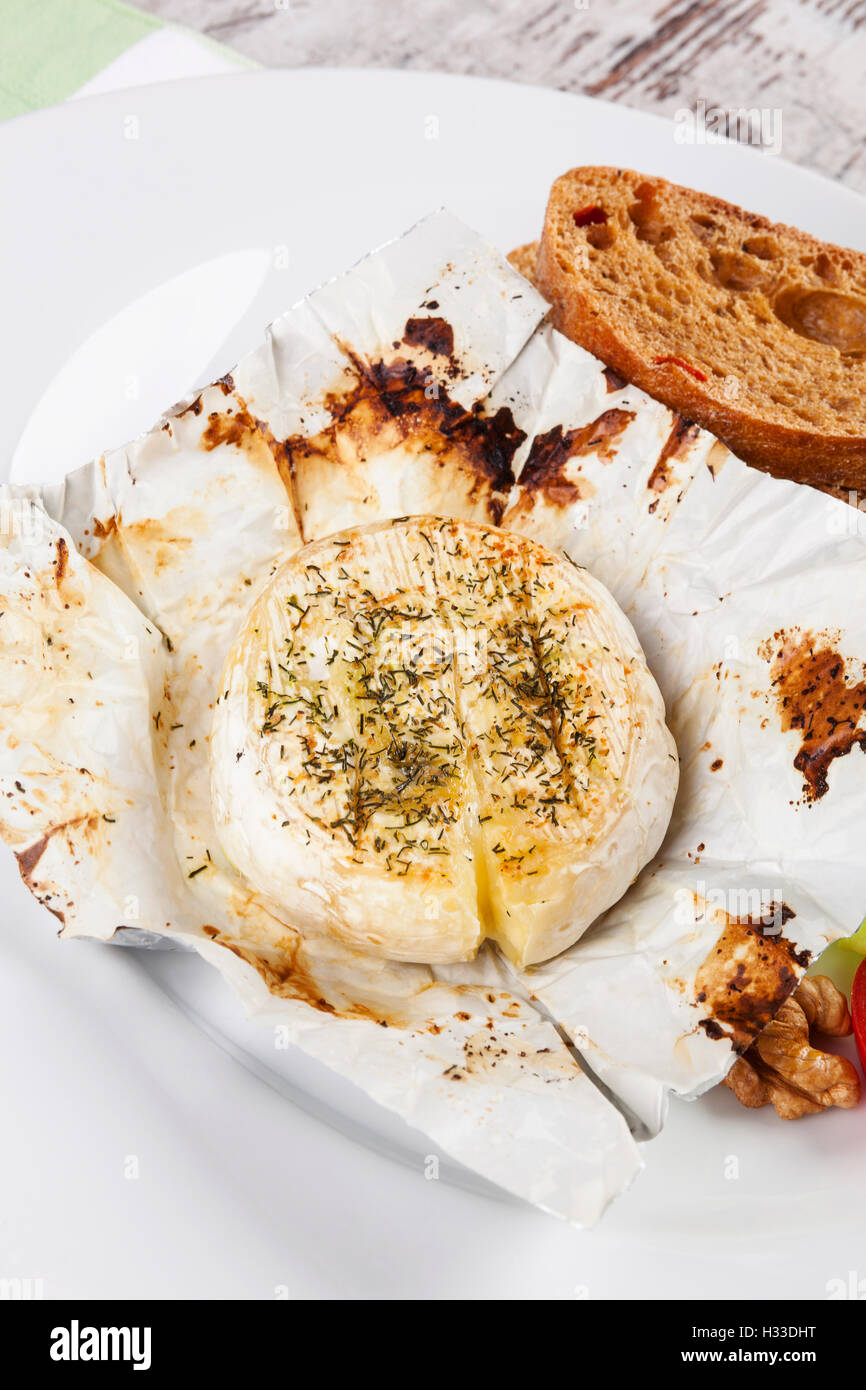 Baked camembert paper hi-res stock photography and images - Alamy
