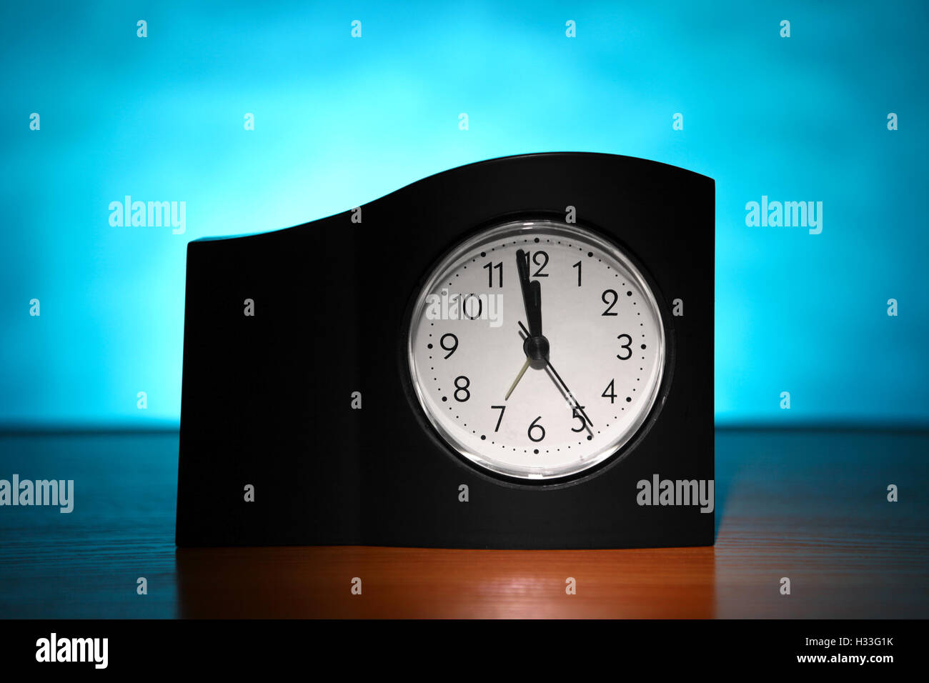 Clock 12 Oclock High Resolution Stock Photography and Images - Alamy