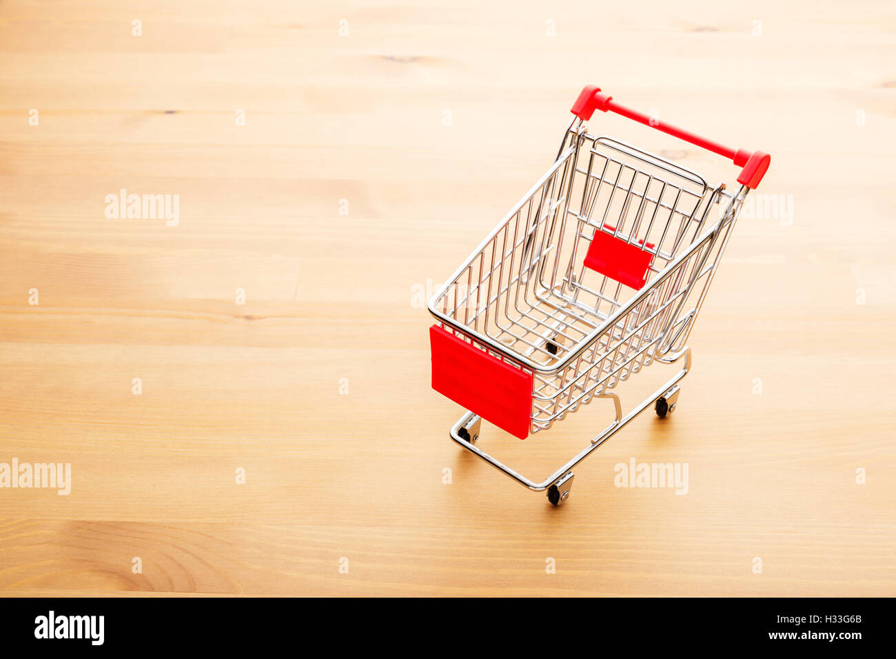 Checkout supermarket trolley hi-res stock photography and images - Alamy