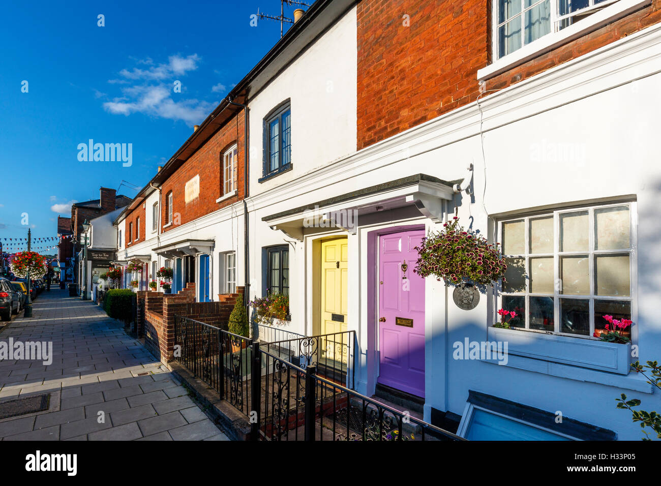 Pretty roadside cottages in a typical unspoilt street scene in Henley ...
