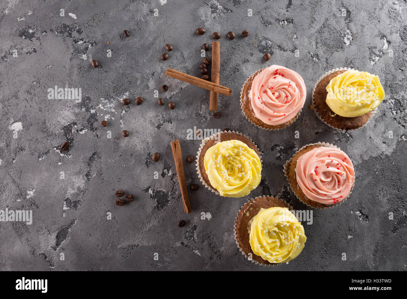 Baked cupcakes on black hi-res stock photography and images - Alamy