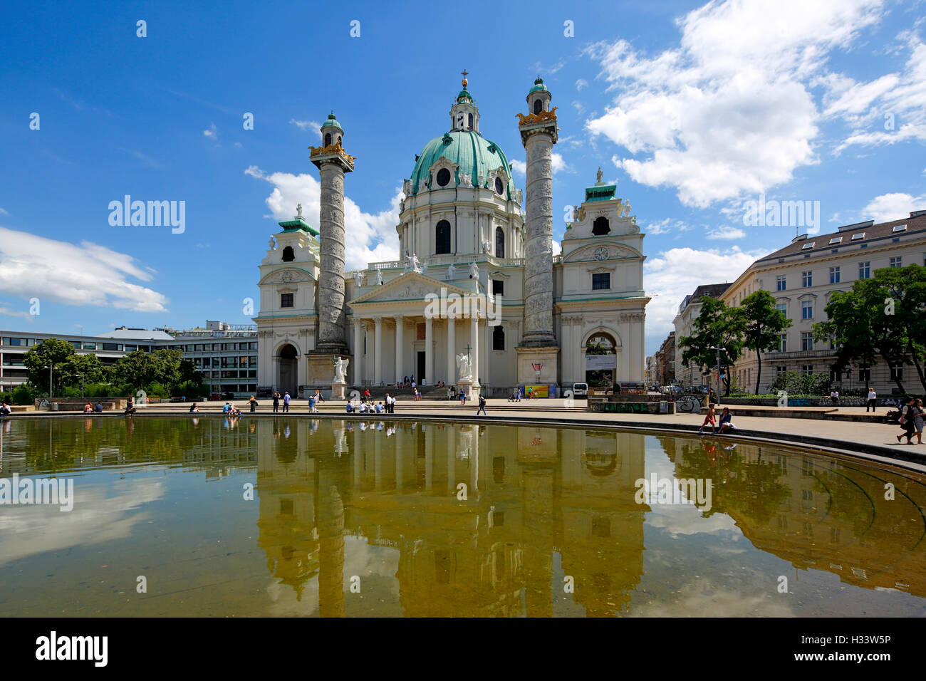 Kirchen in wien hi-res stock photography and images - Alamy