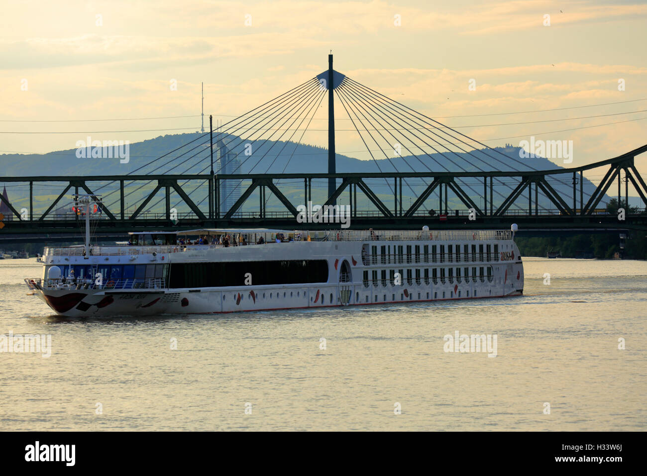Austria, A-Vienna, Danube, Federal Capital, river cruise, excursion ...