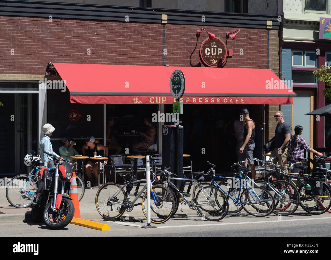 Pearl shops hi-res stock photography and images - Alamy