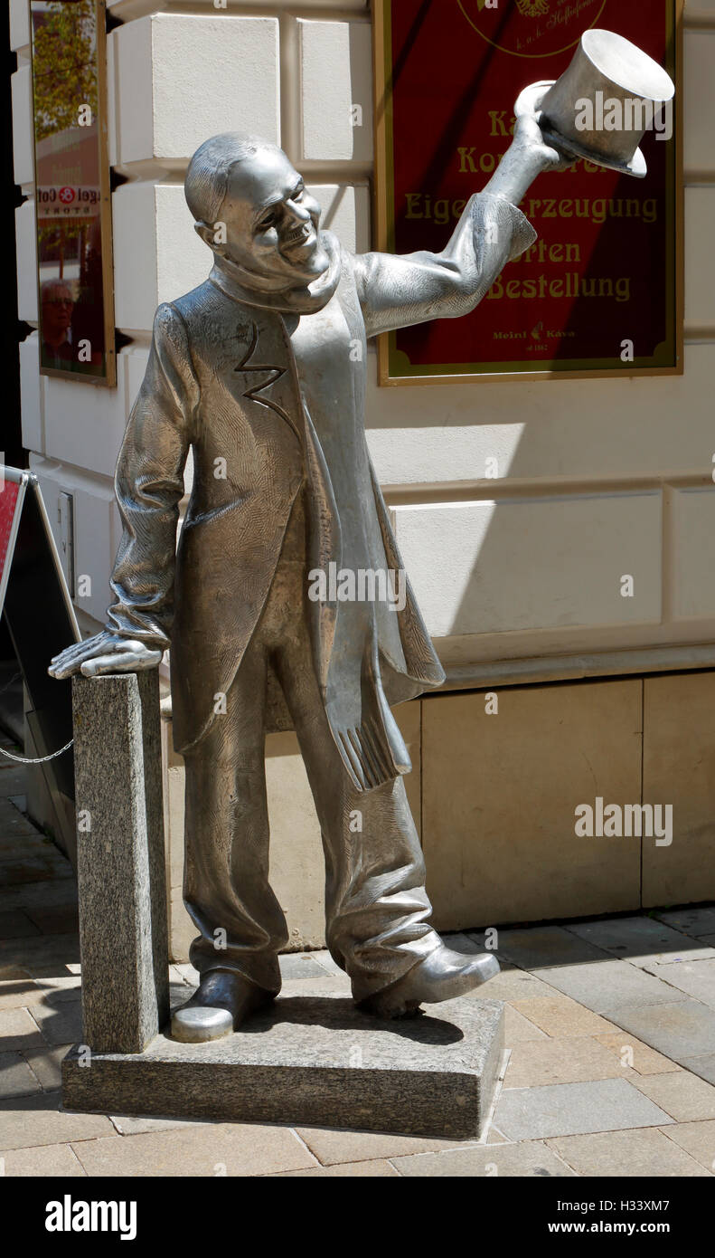 Ignac Lamar, Schoene Naci, Original in Bratislava, Skulptur von Karol ...