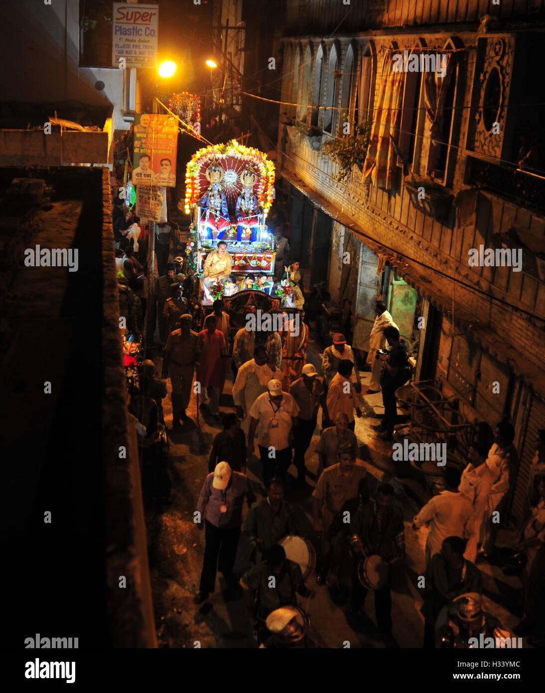 Hindu marriage procession hi-res stock photography and images - Alamy