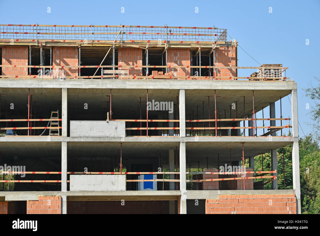 Construction of a new office building in the city Stock Photo - Alamy